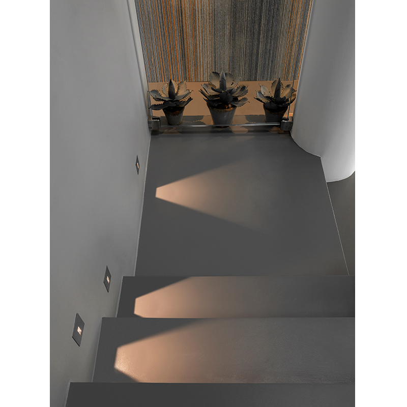 Line 1.0 Step Light